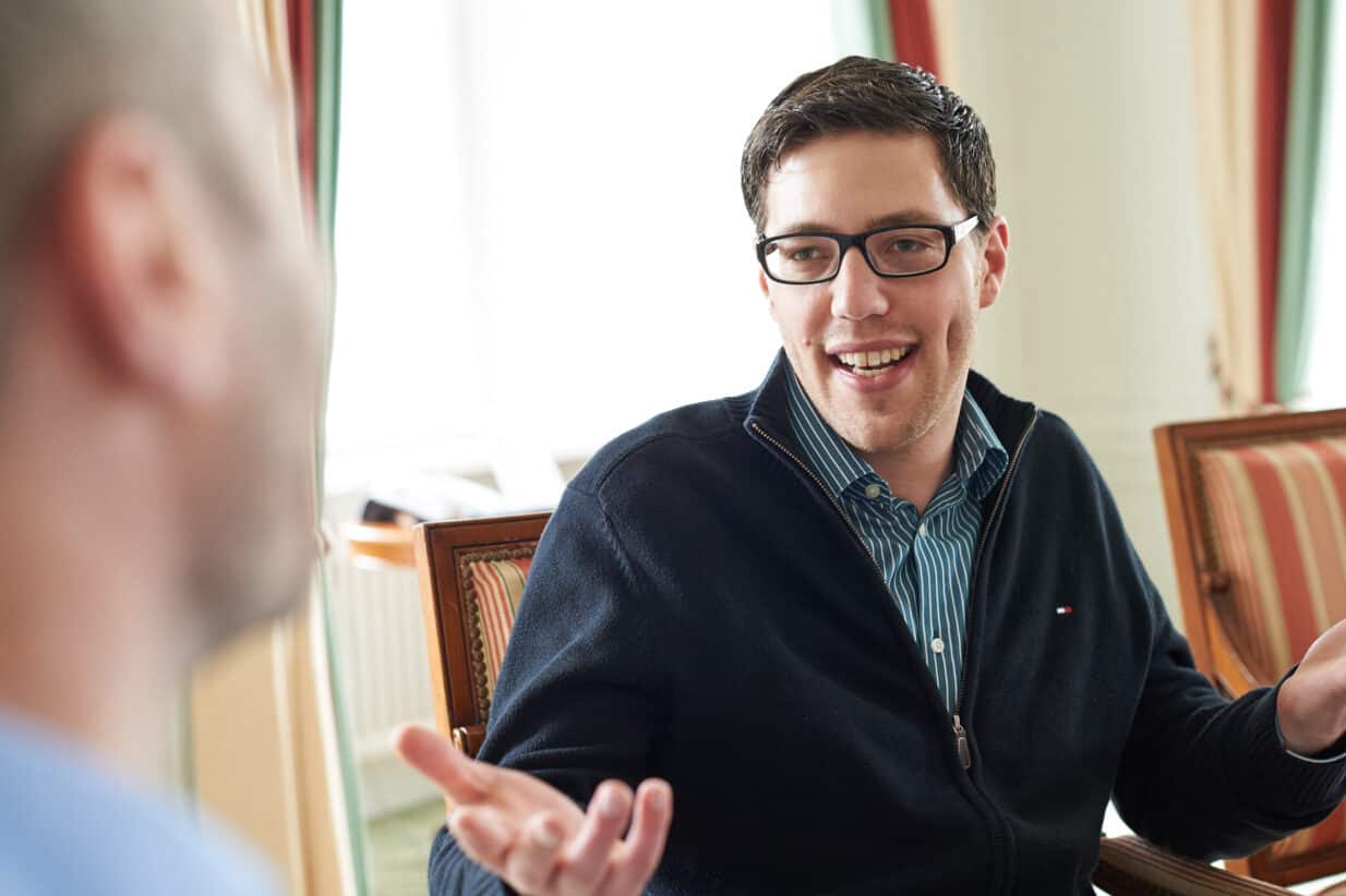 "Exposure to a prosocial role model shows strong effects" – BOLD