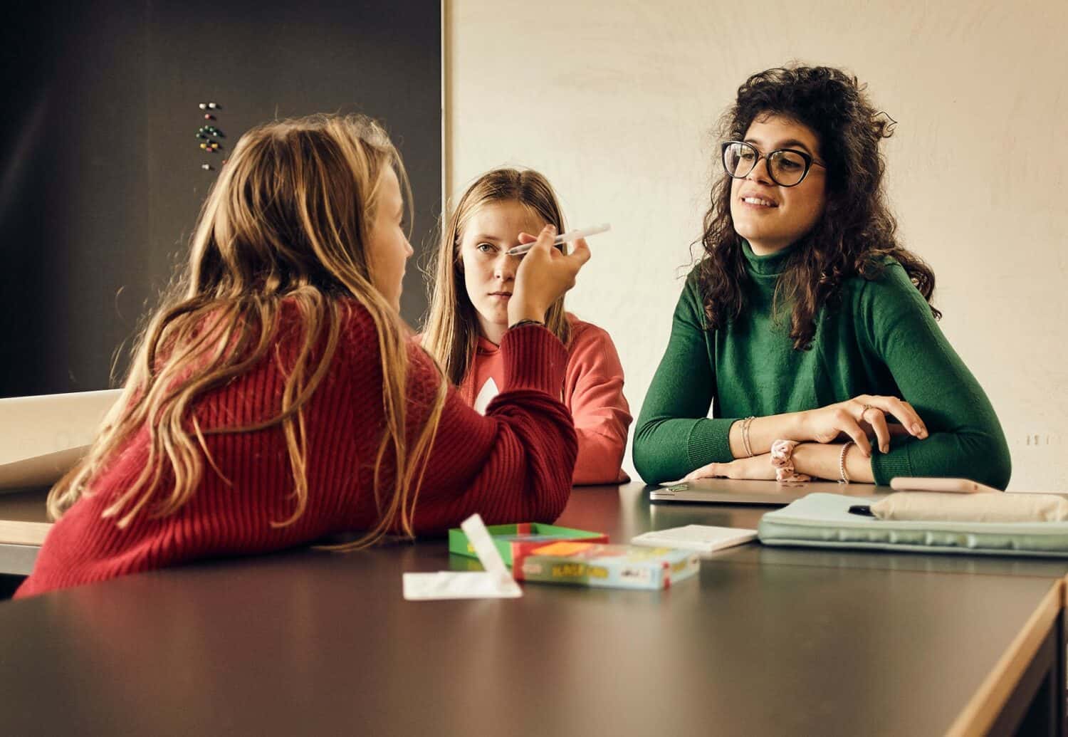 What makes a happy teacher? (and why it matters to learners) – BOLD