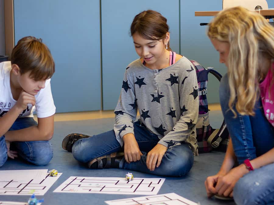 Programming robots helps children's learning through mistakes