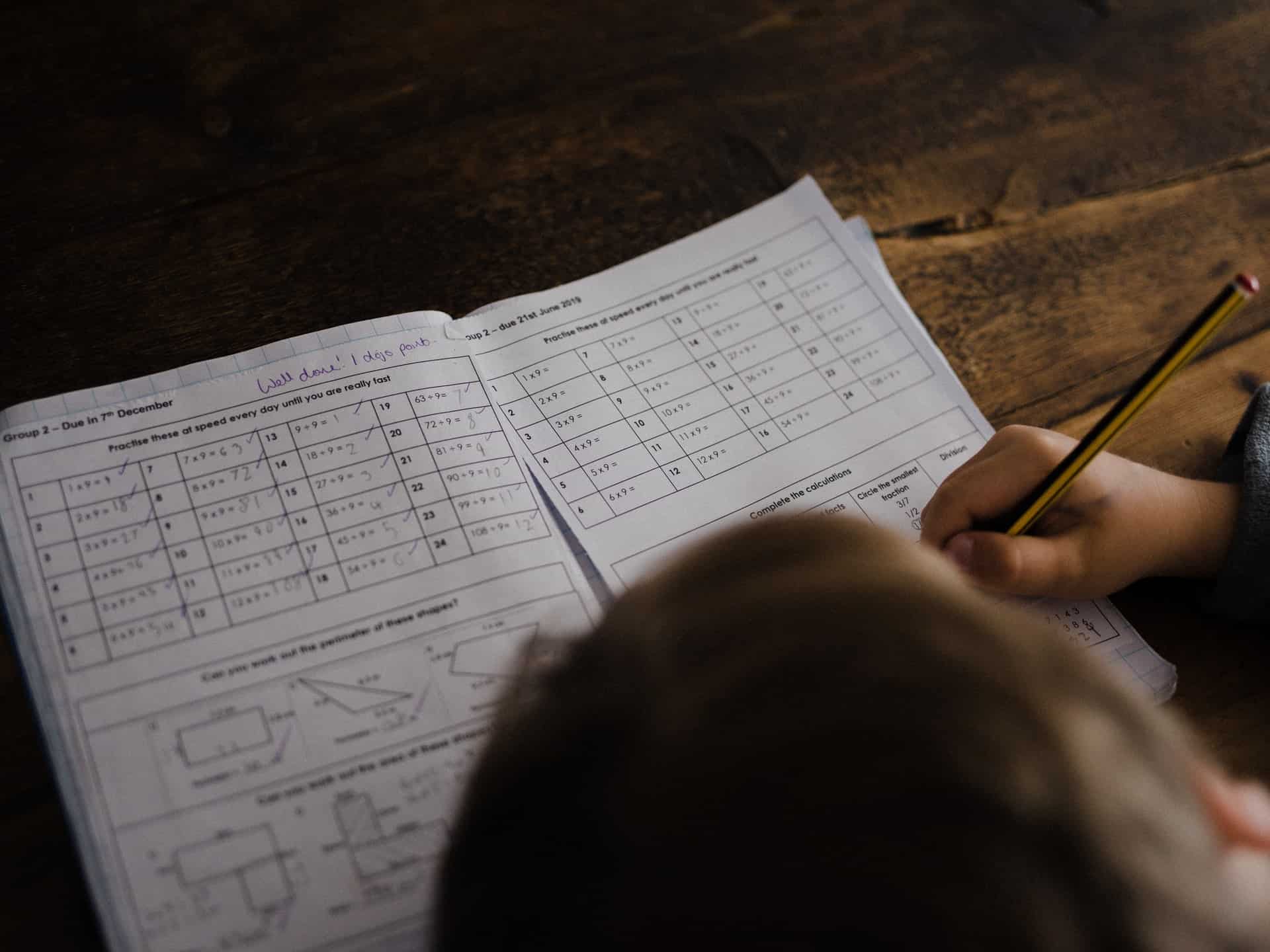 Why is learning sometimes easy and sometimes hard?